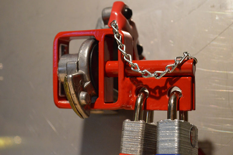 NEW Double Lock D-Lock With Chain: Glad Hand Lock - Devere Enterprises ...